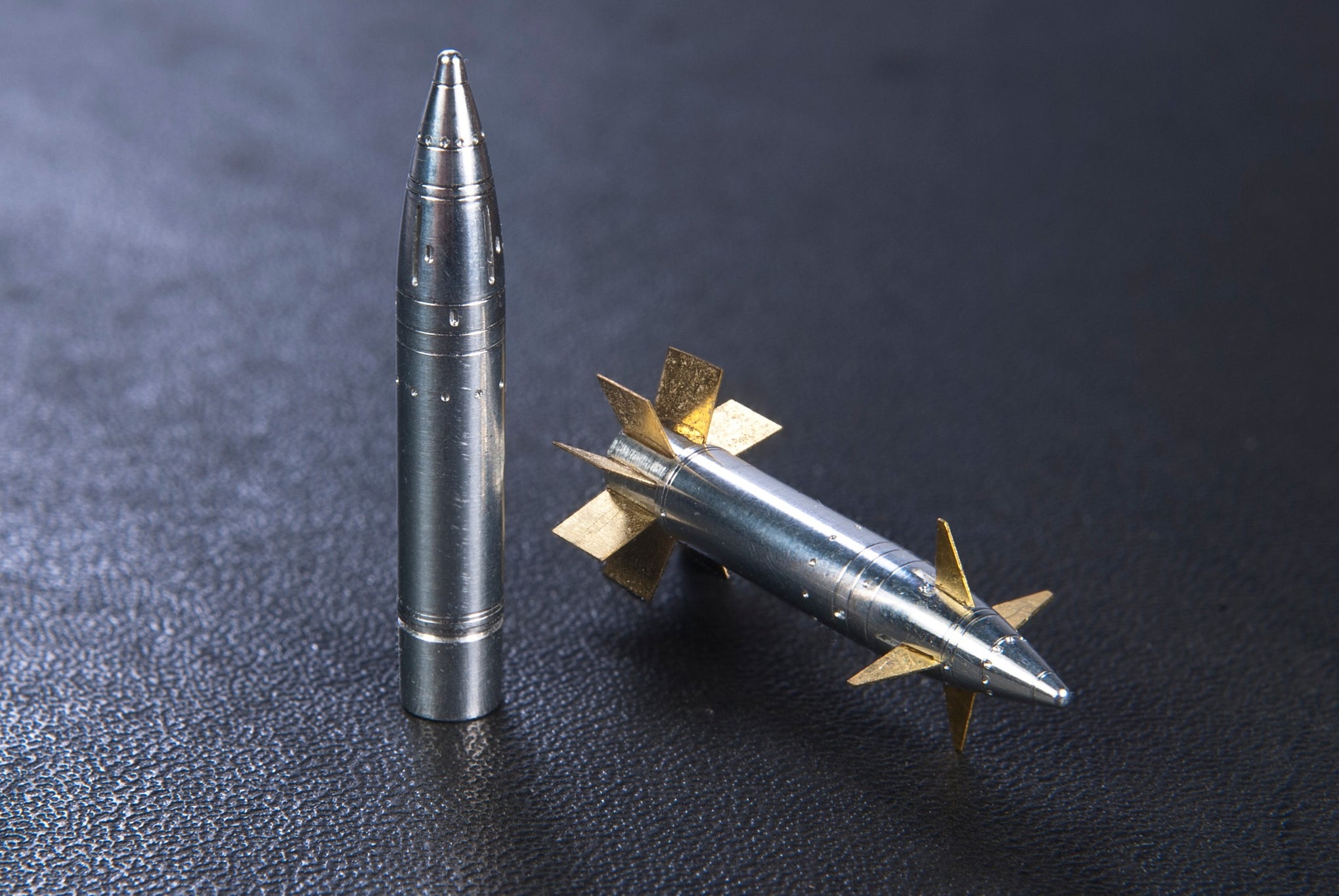 1/35 M982-1A "Excalibur" 155mm Artillery Shell. (Aluminum) AFV CLUB AG ...