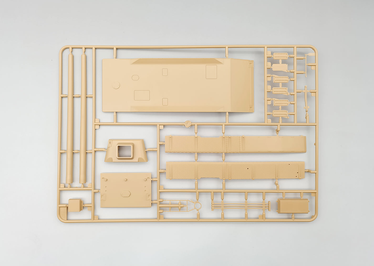Amusing Hobby 35A025 1/35 French ARL44 Heavy Tank with Movable Tracks ...